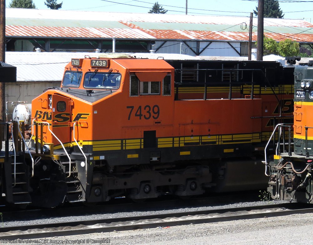 BNSF 7439